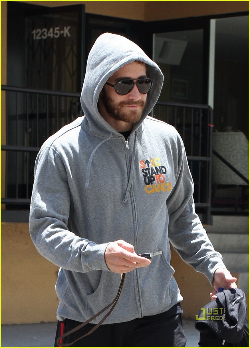 Jake Gyllenhaal Stands Up to Cancer: Photo 2461995 | Jake Gyllenhaal ...