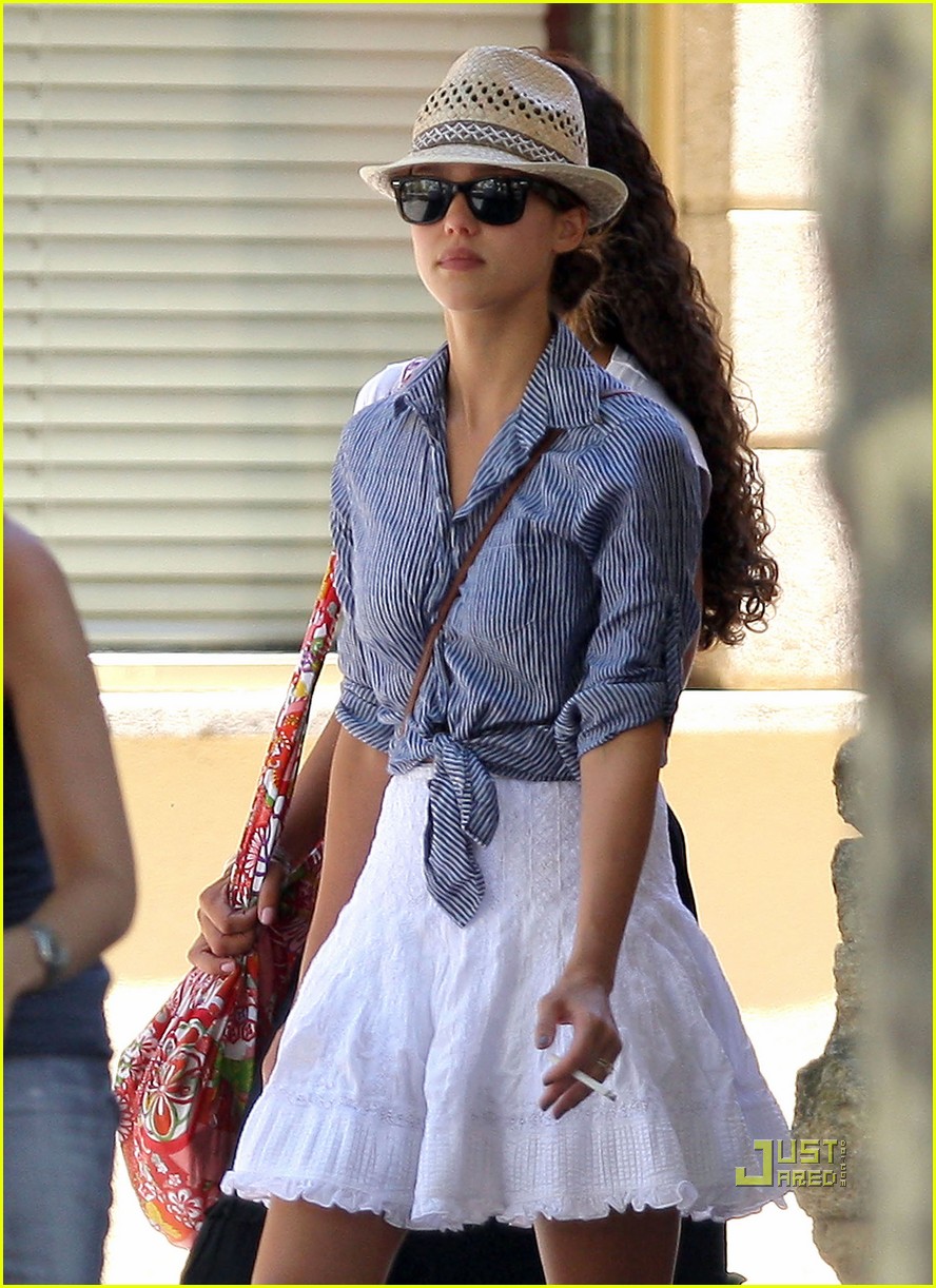 Jessica Alba: Family French Vacation!: Photo 2470078 | Cash Warren ...