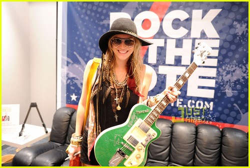 Ke$ha & Alex Carapetis: Lollapalooza Lovers!: Photo 2472389 | Alex ...