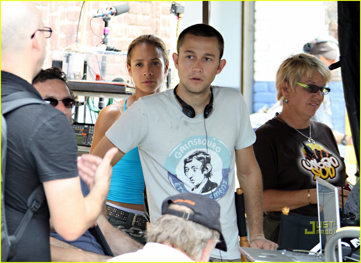 Joseph Gordon-Levitt: Gainsbourg Stretcher: Photo 2470536 | Joseph ...