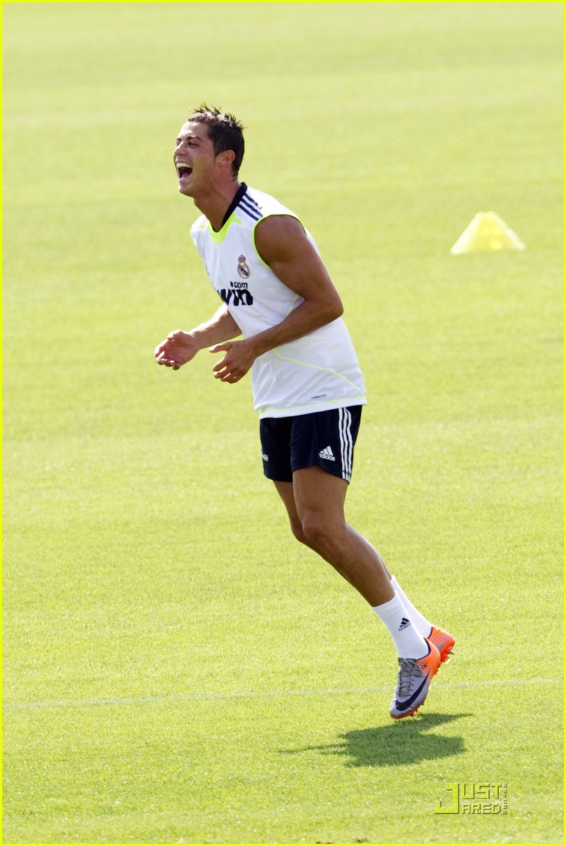 Cristiano Ronaldo: 10 Million Likes And Counting: Photo 2472846 ...