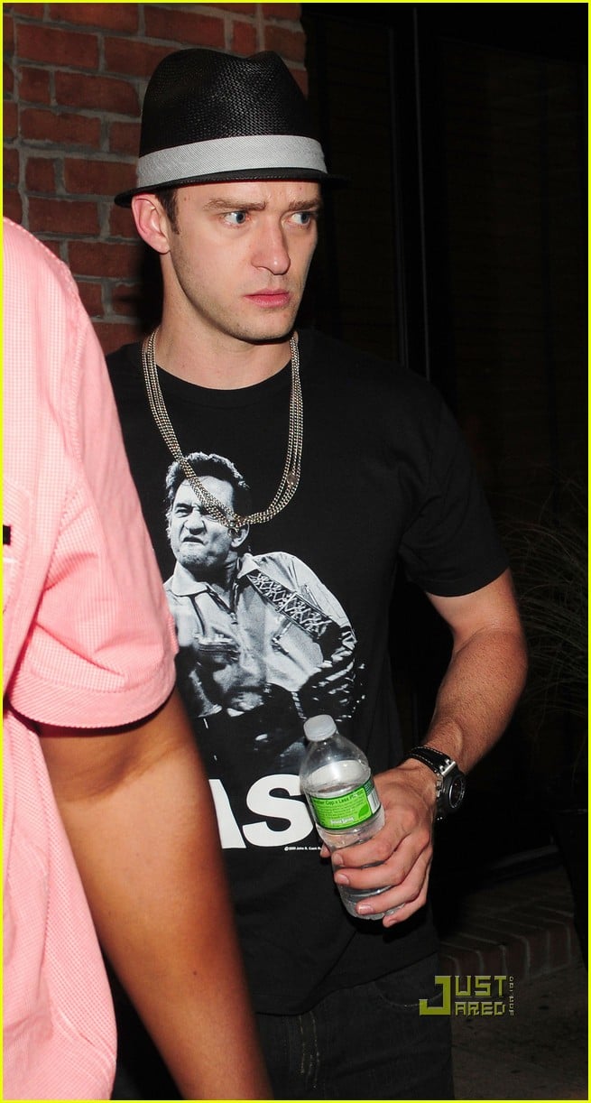 Justin Timberlake: Strawberry's Sports Grill Grand Opening!: Photo ...