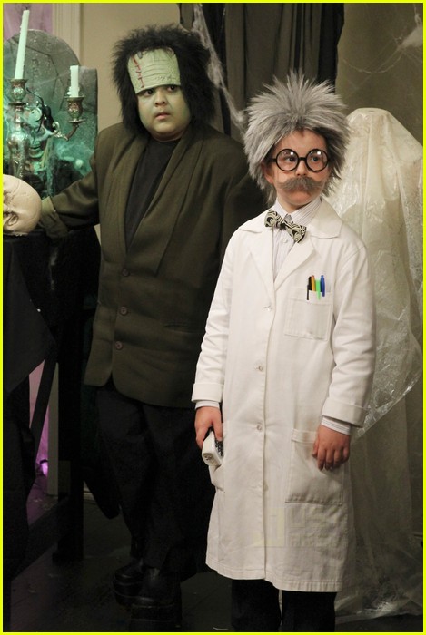 Modern Family: Halloween Episode Stills!: Photo 2485623 | Modern Family ...