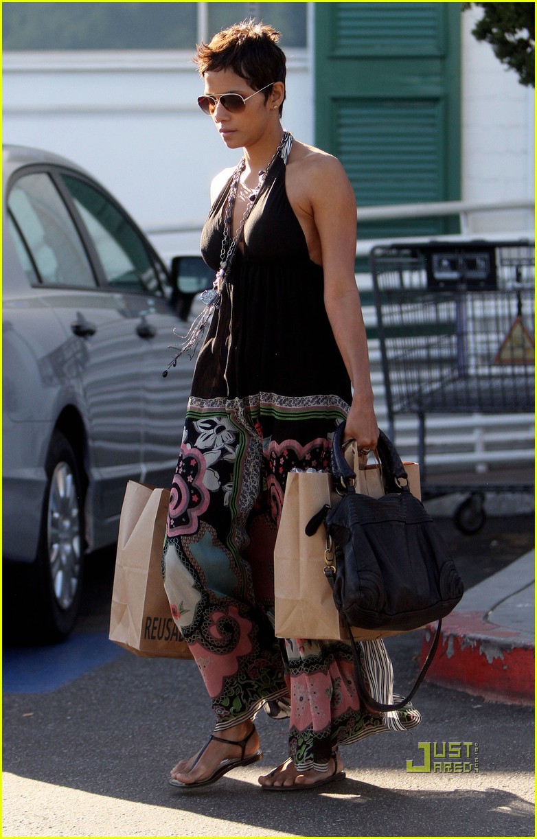 Halle Berry Makes It To Mirabelle: Photo 2495366 | Halle Berry Photos ...