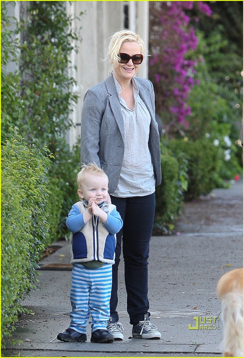 Photo: amy poehler archie farmers market 01 | Photo 2497560 | Just ...