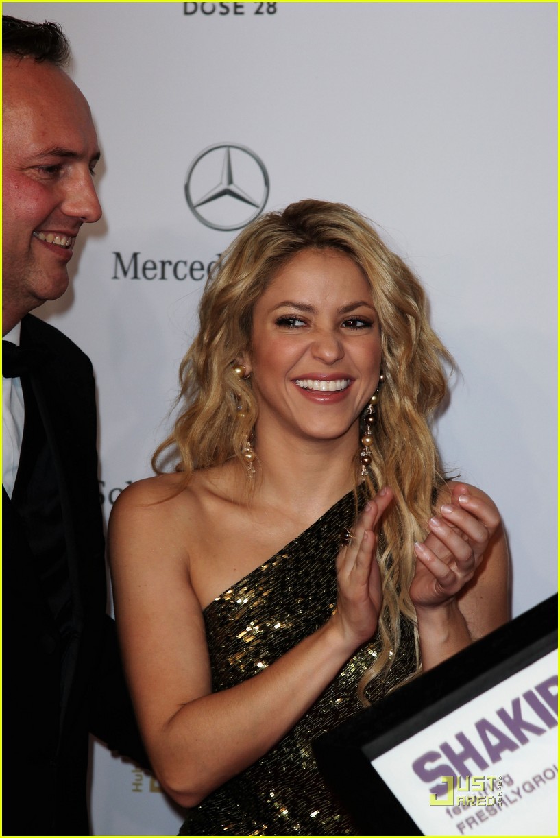 Shakira: 'Waka Waka' at Bambi Awards!: Photo 2495161 | Shakira Photos ...