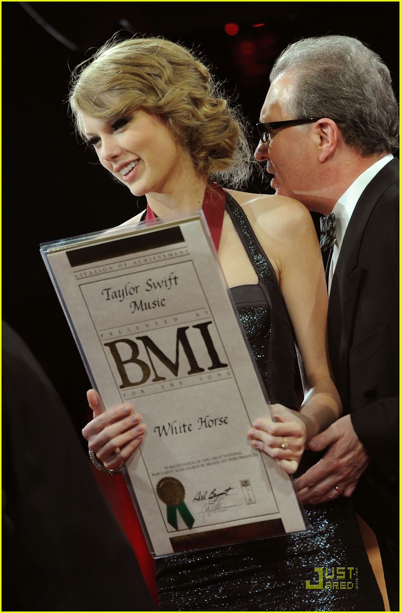 Taylor Swift: CMA & BMI Awards in Nashville: Photo 2494627 | Taylor ...