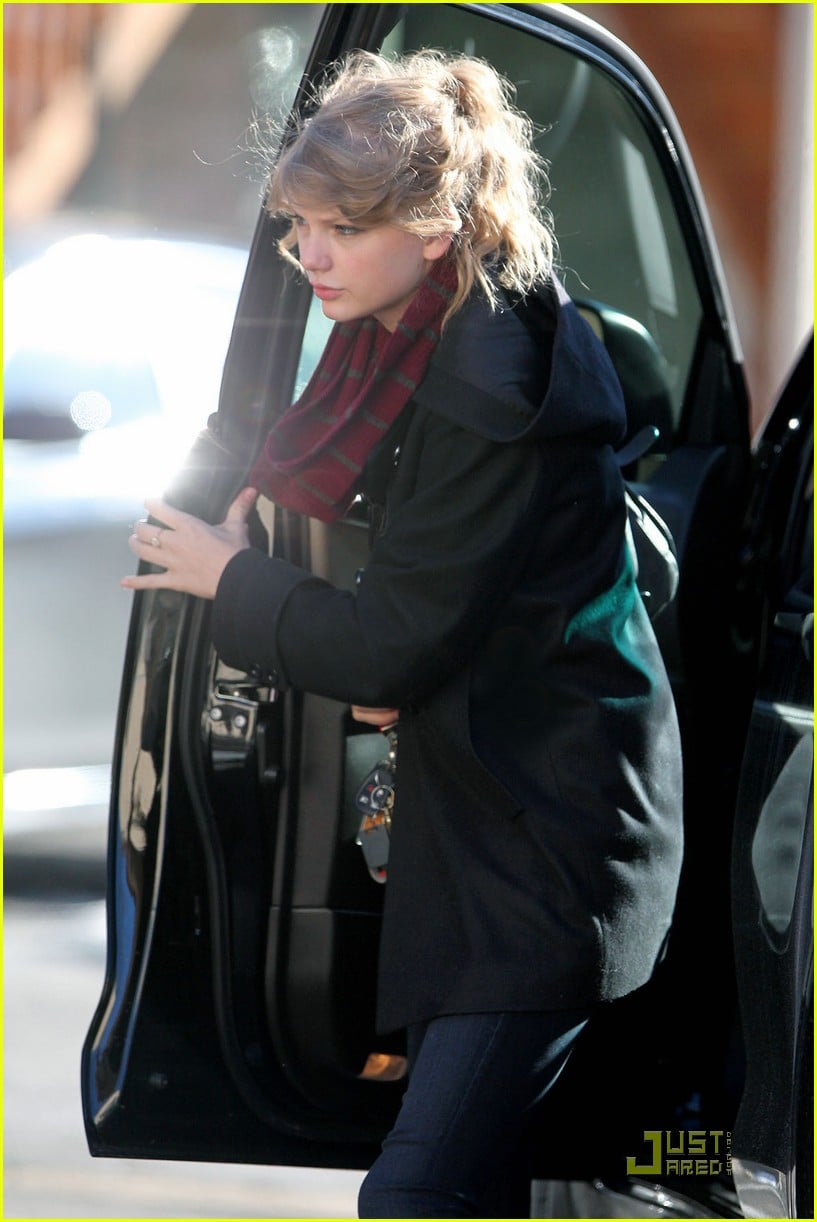 Taylor Swift: 21st Birthday at the Recording Studio!: Photo 2503410 ...