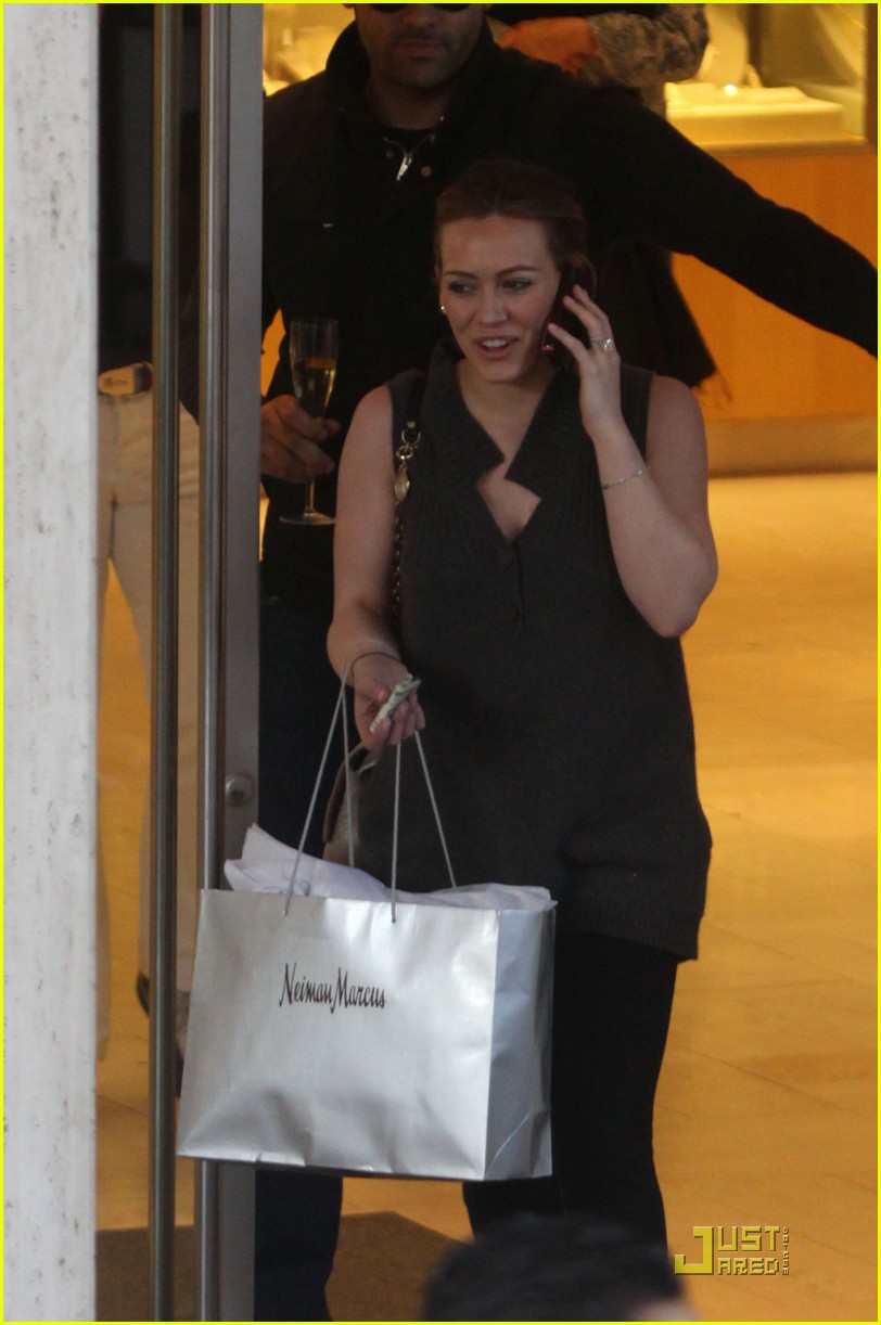 Hilary Duff: Shopping Time at Neiman Marcus: Photo 2513268 | Hilary ...