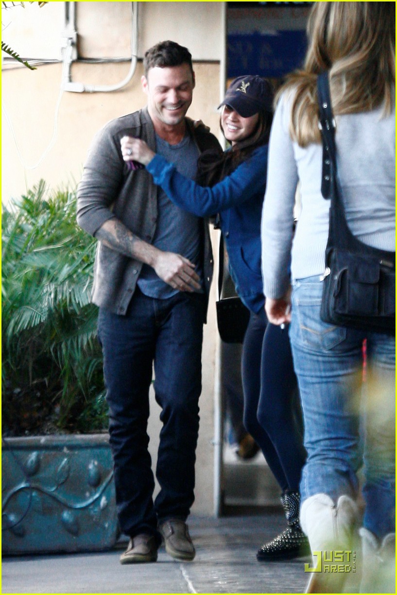 Megan Fox: Chin Chin with Brian Austin Green: Photo 2508899 | Brian ...