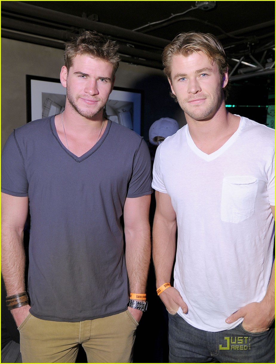 Chris Hemsworth: Oakley Party with Liam!: Photo 2513481 | 2011 Sundance ...