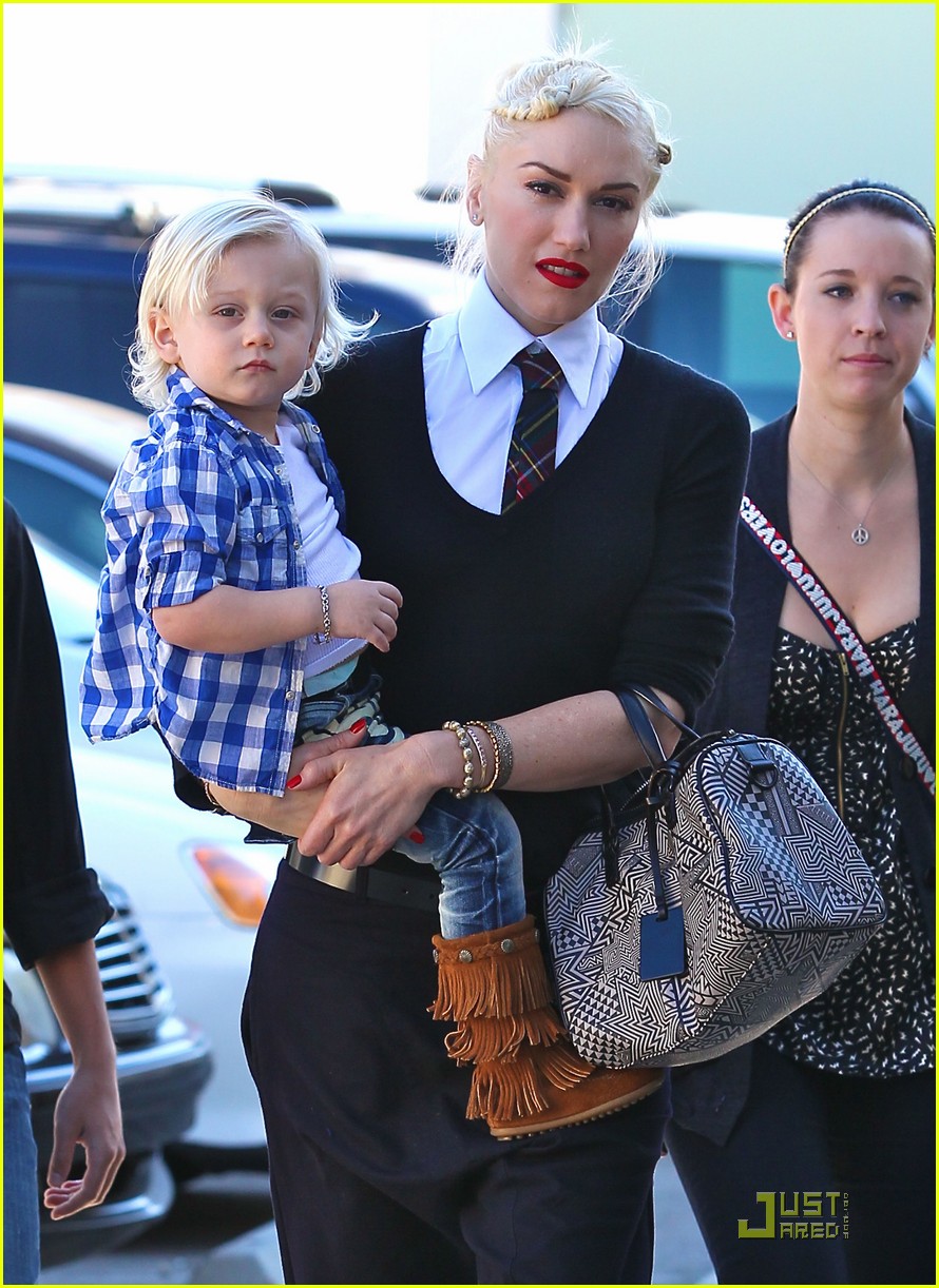 Gwen Stefani: Swimming Stadium with Zuma!: Photo 2513814 | Celebrity ...