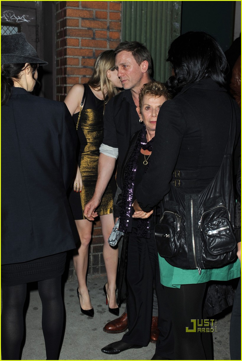 Daniel Craig: Valentine's Day at The Box with Rachel Weisz!: Photo ...