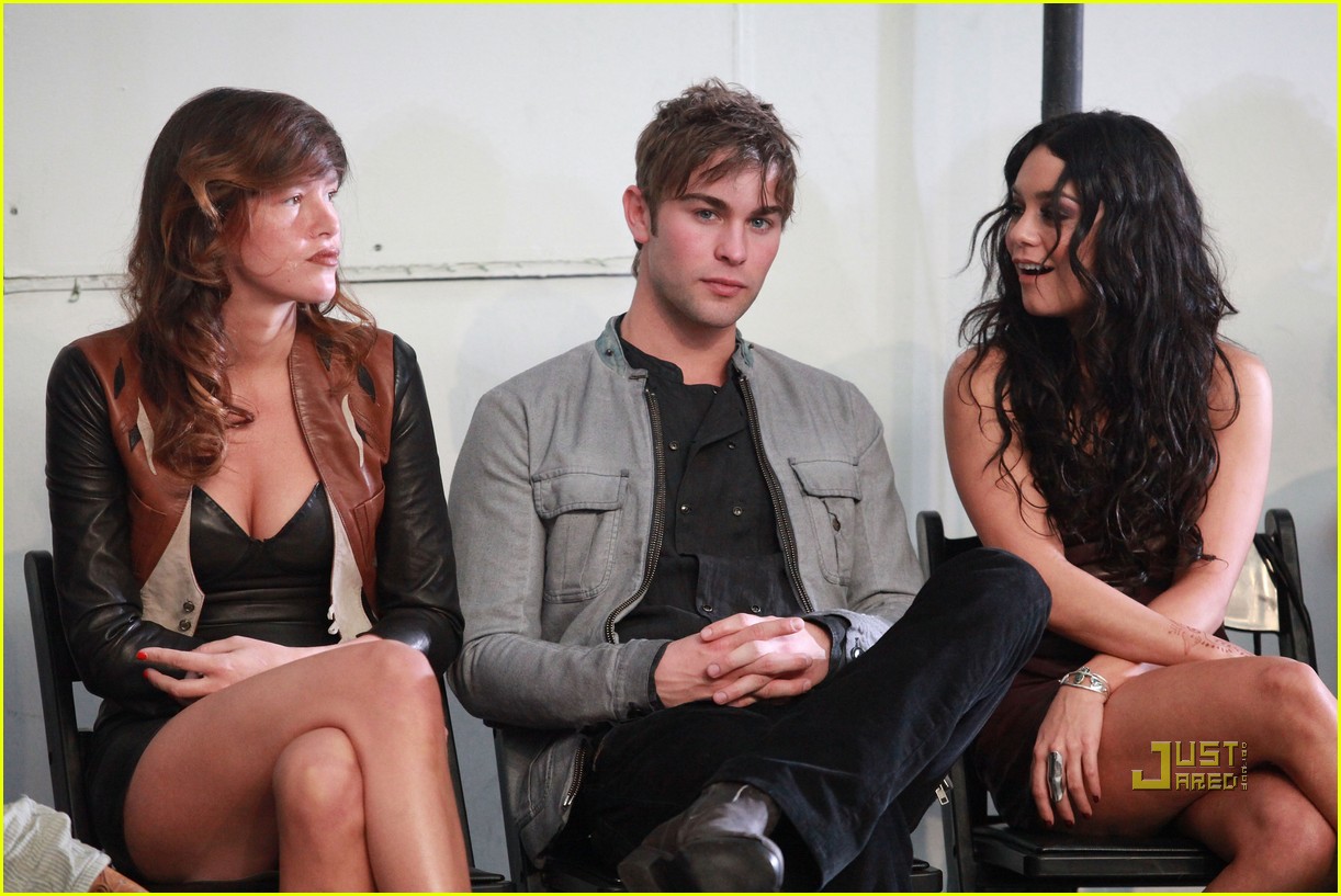 Vanessa Hudgens: Diesel & Marc Jacobs Fashion Shows!: Photo 2520039 ...