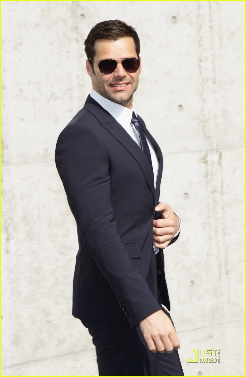 Ricky Martin: Front Row at Emporio Armani Show!: Photo 2523052 | Ricky ...