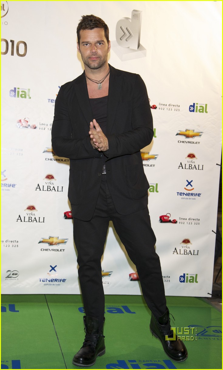 Ricky Martin: Cadena Dial Awards!: Photo 2522209 | Ricky Martin Photos ...