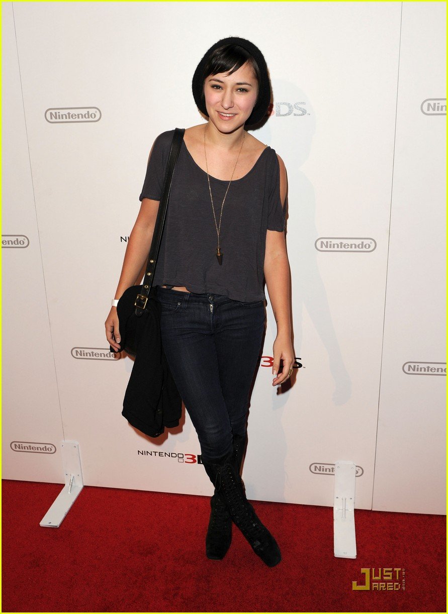 Elizabeth Banks & Harry Shum Jr.: Nintendo 3DS Launch!: Photo 2530873 ...