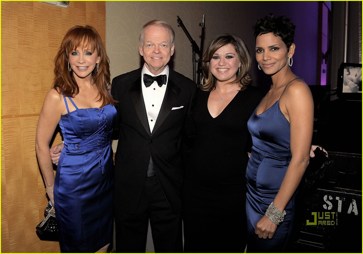 Photo: halle berry muhammad ali 07 | Photo 2529128 | Just Jared ...