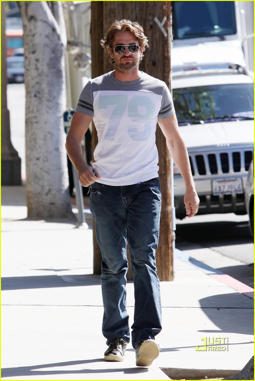 Gerard Butler: The Doctor Will See You Now!: Photo 2526458 | Gerard ...