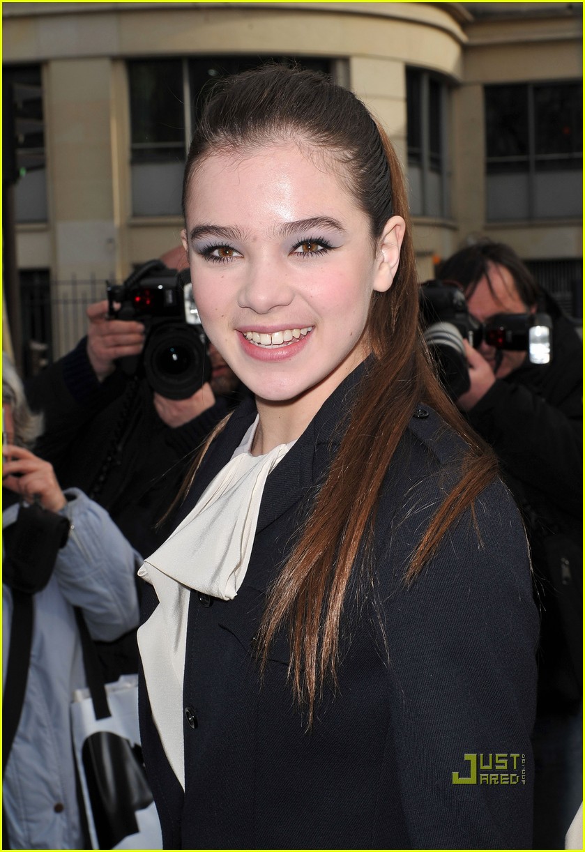 Mila Kunis: Miu Miu Show with Jennifer Lawrence!: Photo 2526444 ...