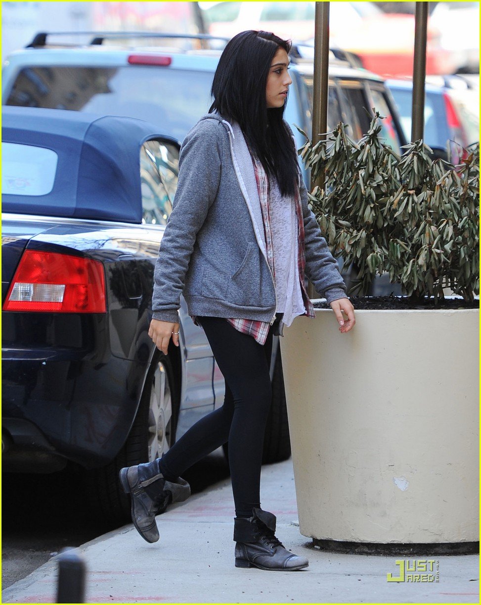 Carlos Leon: Dreading Lourdes' First Date: Photo 2529004 | Carlos Leon ...