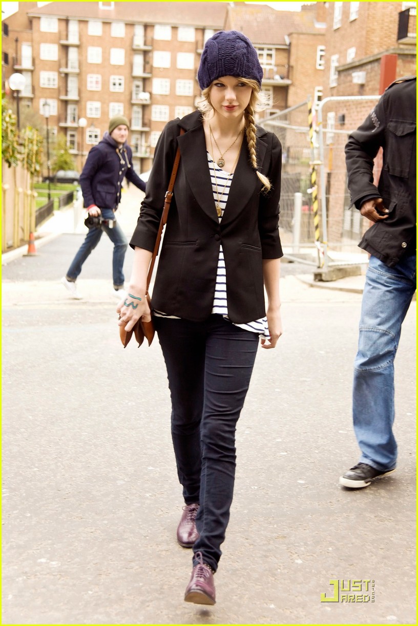 Taylor Swift: Portobello Pit Stop: Photo 2529679 | Taylor Swift Photos ...