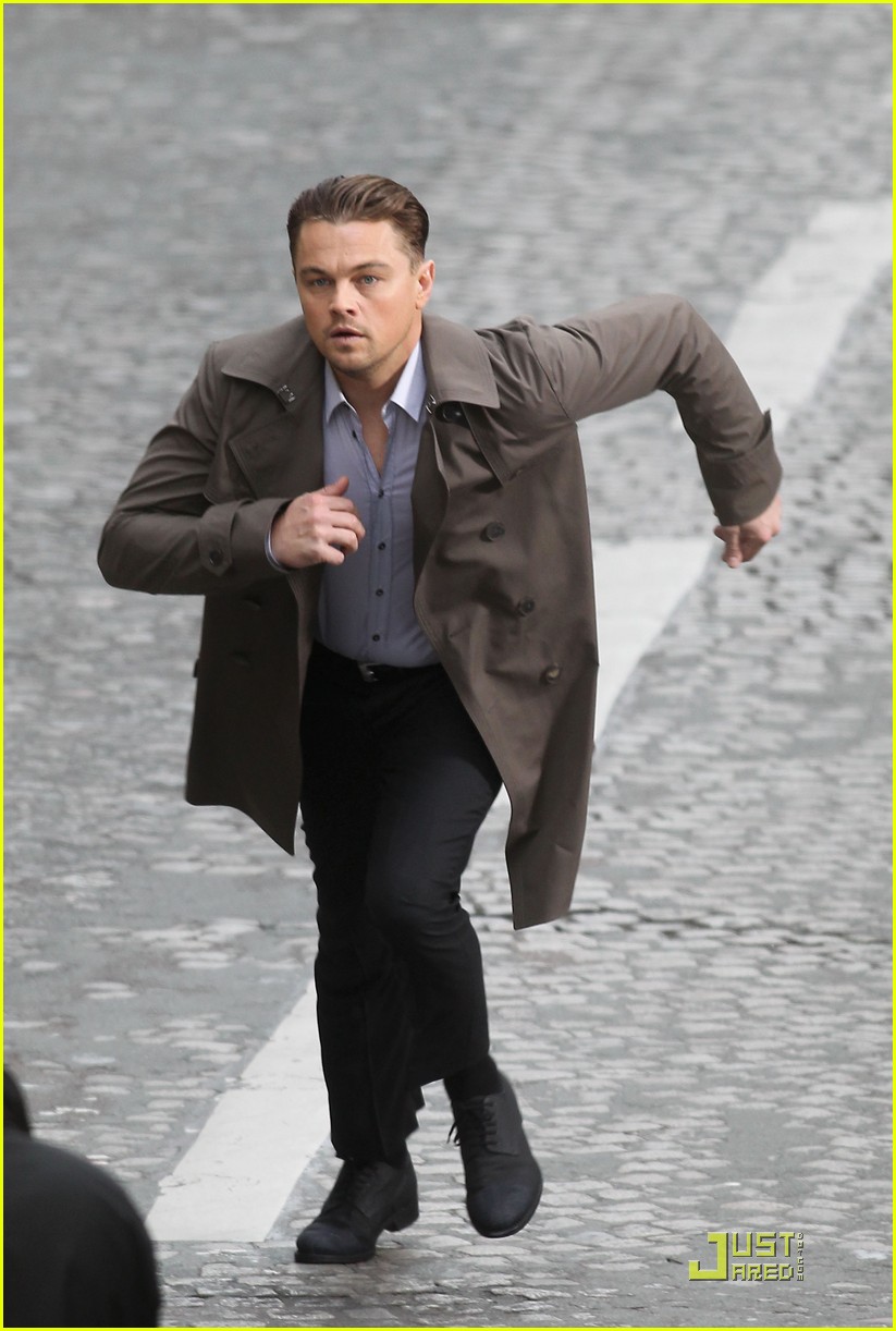 Leonardo DiCaprio Runs For His Life: Photo 2532735 | Leonardo DiCaprio ...