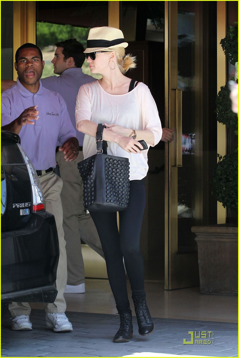 January Jones: Pregnancy Munchies: Photo 2539336 | January Jones ...