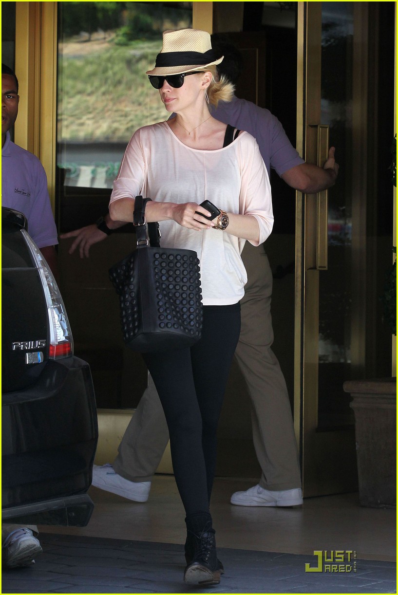 January Jones: Pregnancy Munchies: Photo 2539344 | January Jones ...