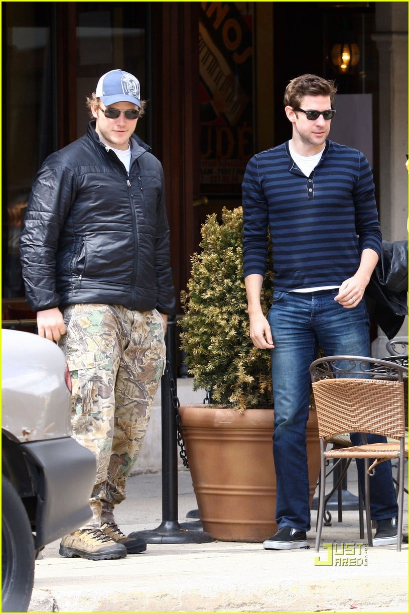 John Krasinski & Emily Blunt: Ann Arbor Lunch!: Photo 2538145 | Alison ...