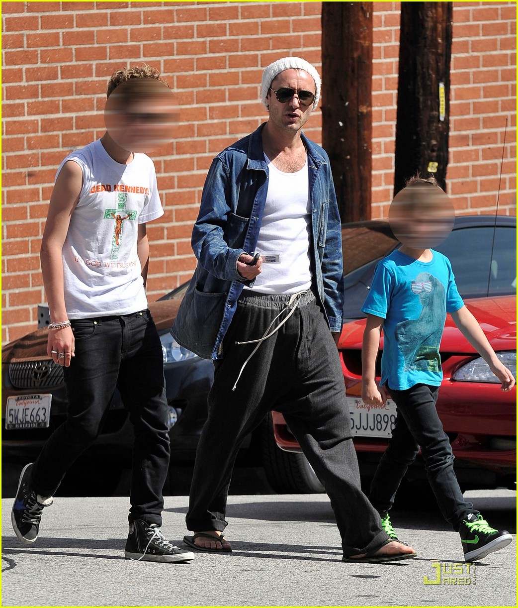 Jude Law: Village Idiot & Book Soup Stops: Photo 2533153 | Celebrity ...