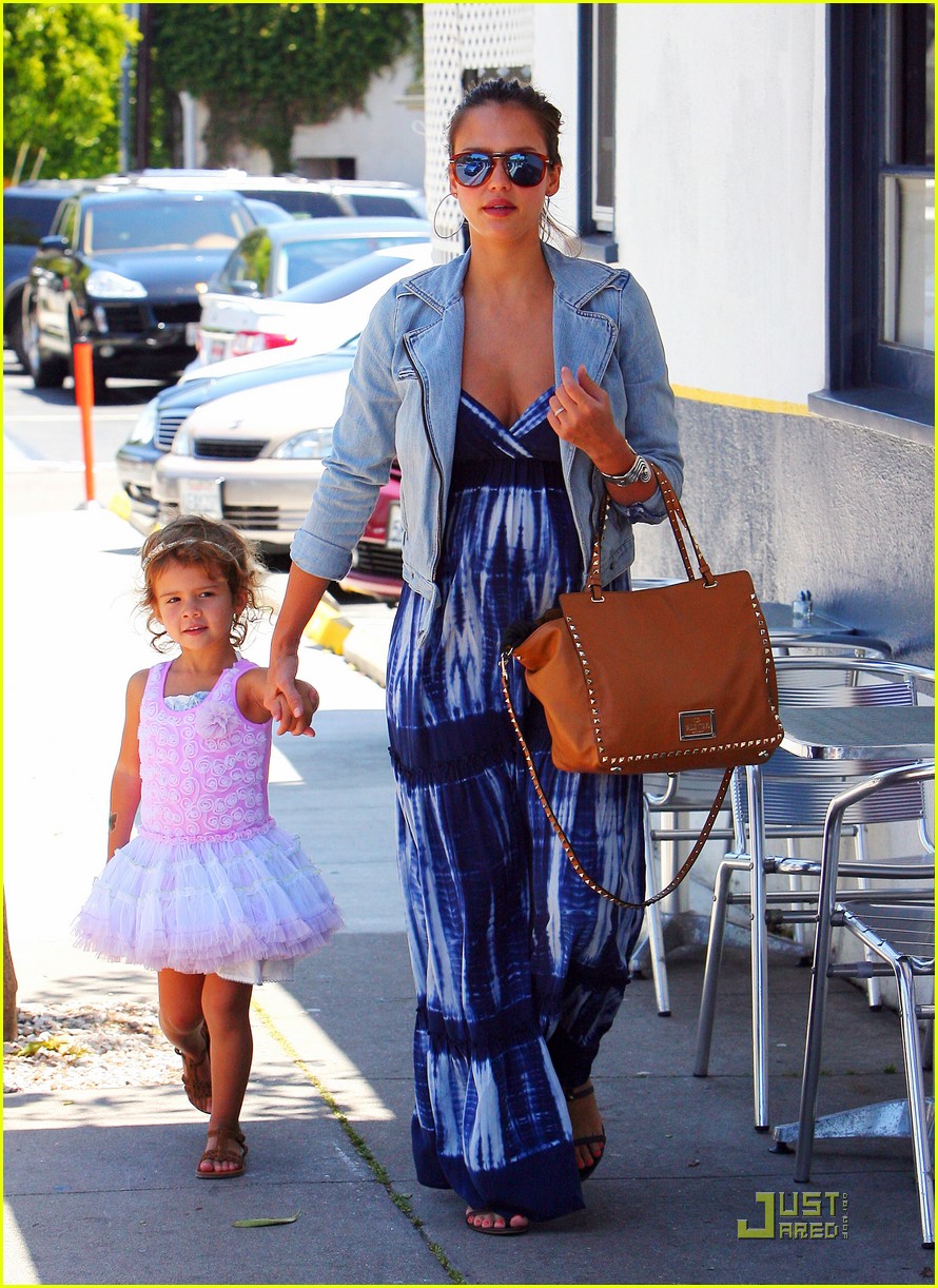 Jessica Alba: Baby Bump in Beverly Hills: Photo 2547883 | Cash Warren ...