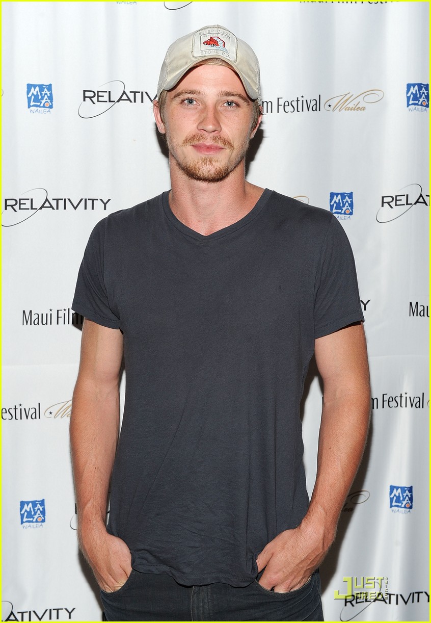 Andrew Garfield & Garrett Hedlund: Maui VIP Reception!: Photo 2553202 ...