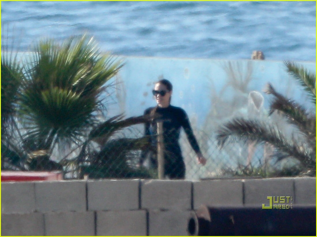 Angelina Jolie: Wetsuit at Malta Marine Park!: Photo 2555839 | Angelina ...