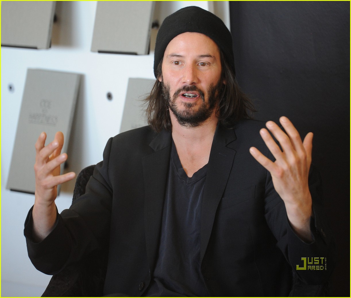 Keanu Reeves: 'Ode to Happiness' Book Signing!: Photo 2553938 | Keanu ...