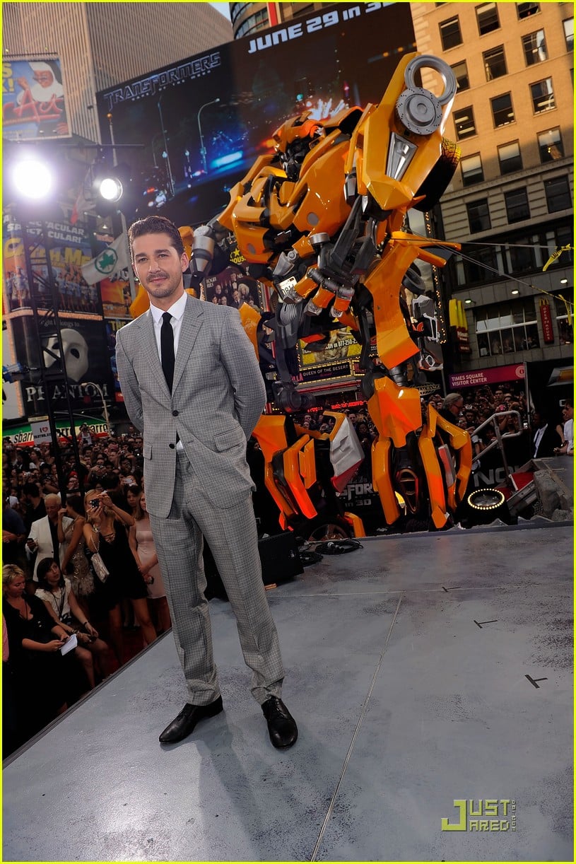 Shia LaBeouf Premieres 'Transformers' in NYC: Photo 2556147 | Karolyn ...