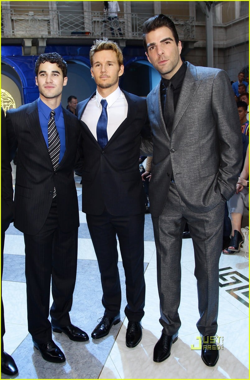 Zachary Quinto: Versace Fashion Show with Ryan Kwanten!: Photo 2553981 ...