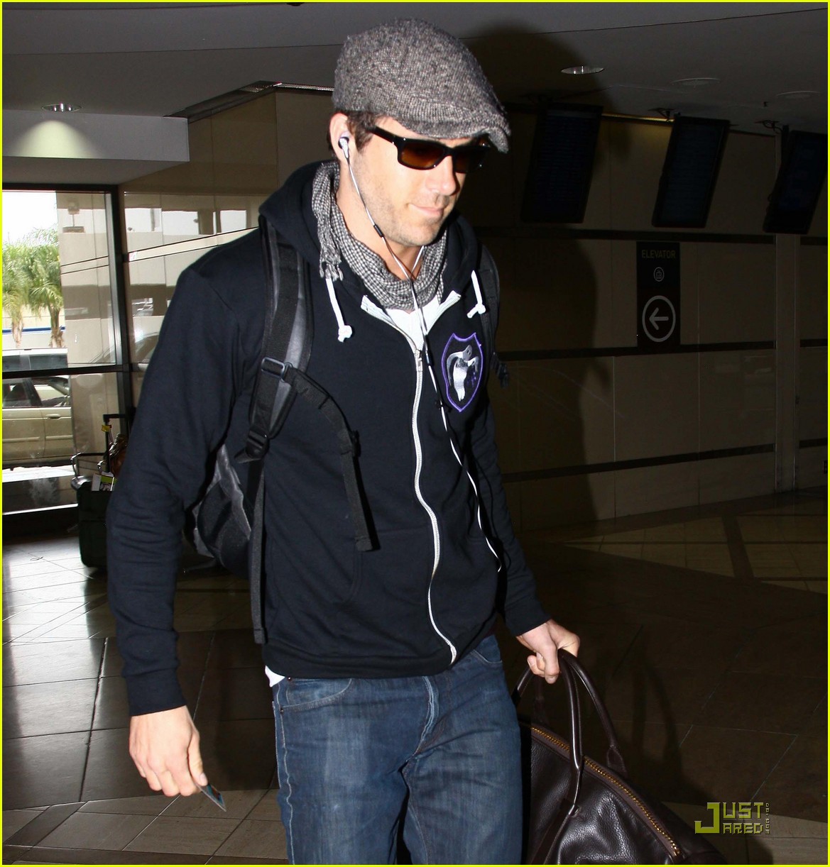 Ryan Reynolds: 200 Lbs, 8% Body Fat!: Photo 2553443 | Ryan Reynolds ...