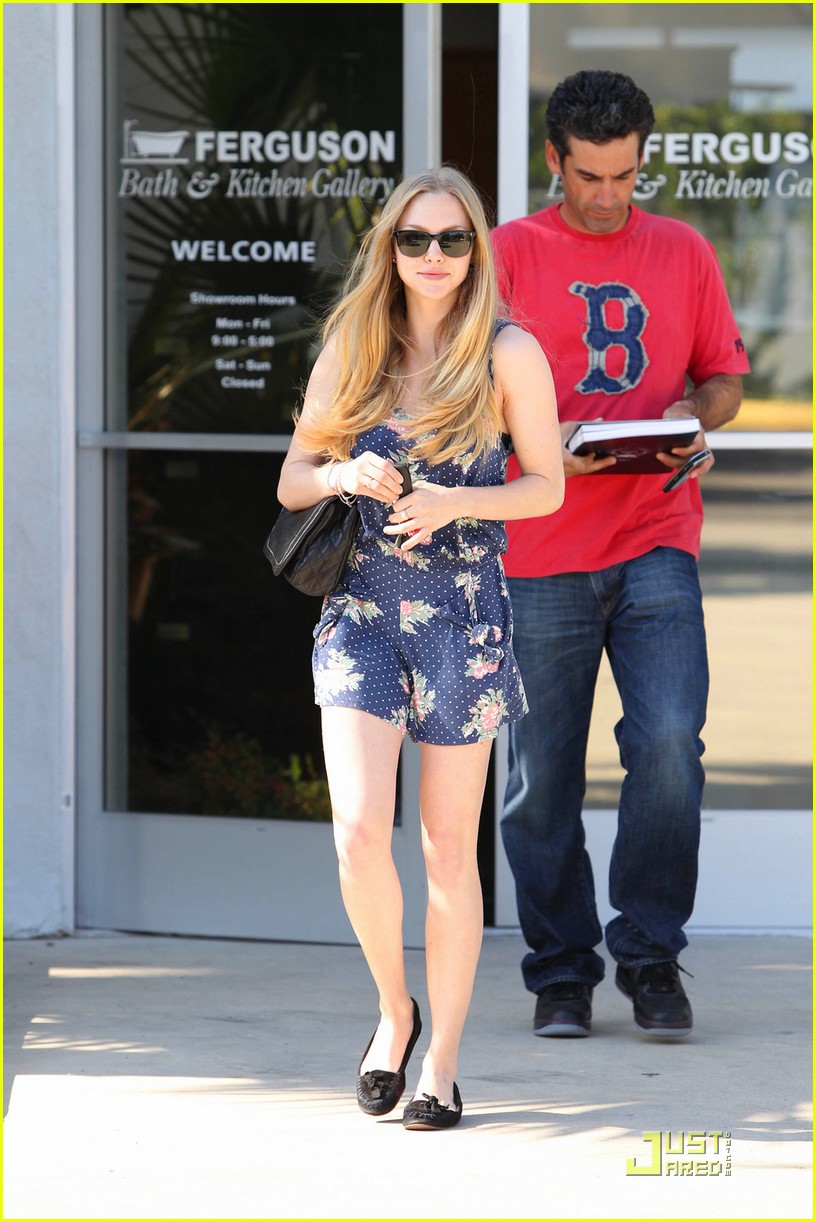 Amanda Seyfried Goes 'Gently Down The Stream': Photo 2554808 | Amanda Seyfried Photos | Just ...