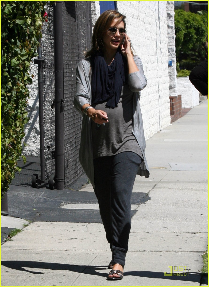 Jessica Alba: After School Stroll with Honor!: Photo 2556784 | Cash ...
