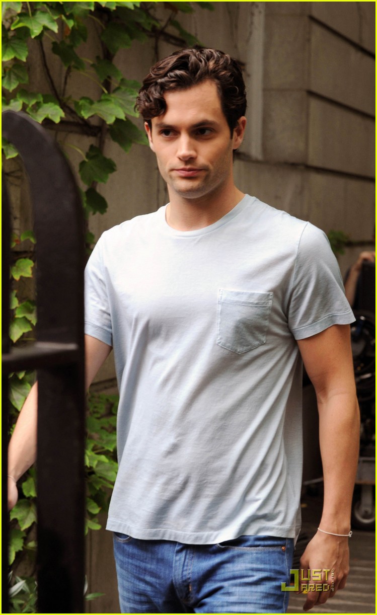 Chace Crawford & Elizabeth Hurley: 'Gossip Girl' Set! : Photo 2560462 ...