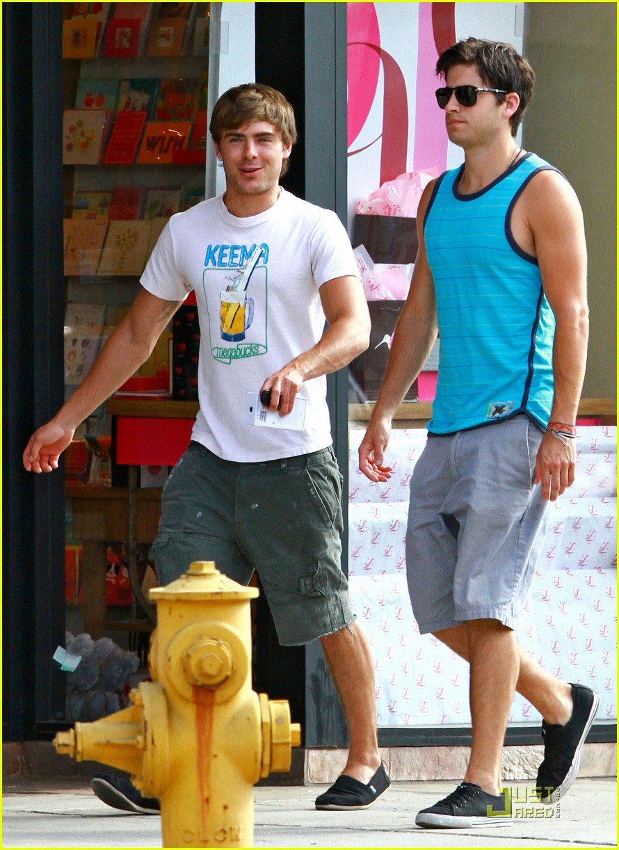 Zac Efron: Urban Outfitters with Rumer & Ryan!: Photo 2558116 | Rumer ...