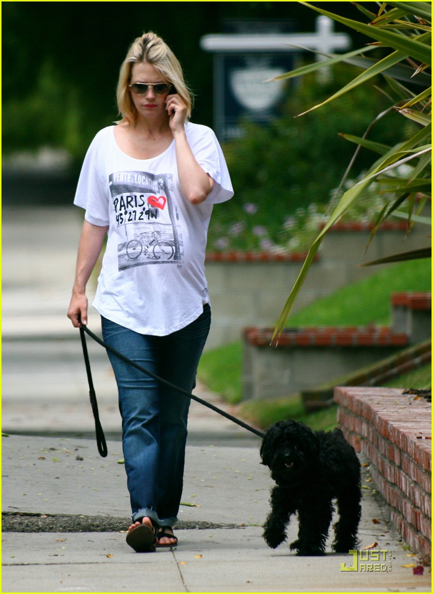 January Jones: Baby Bump Dog Walk!: Photo 2565133 | January Jones ...