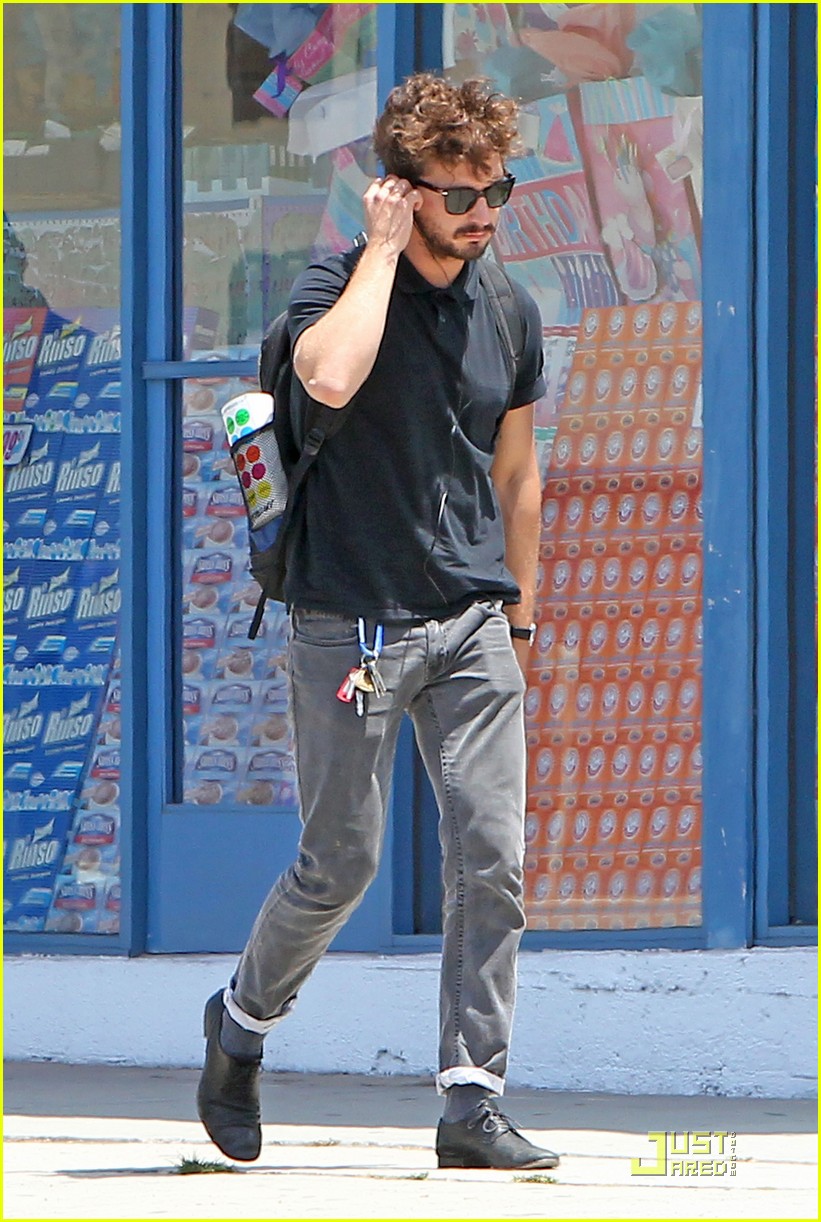 Shia LaBeouf: Gas Guy in Sherman Oaks: Photo 2562663 | Shia LaBeouf ...