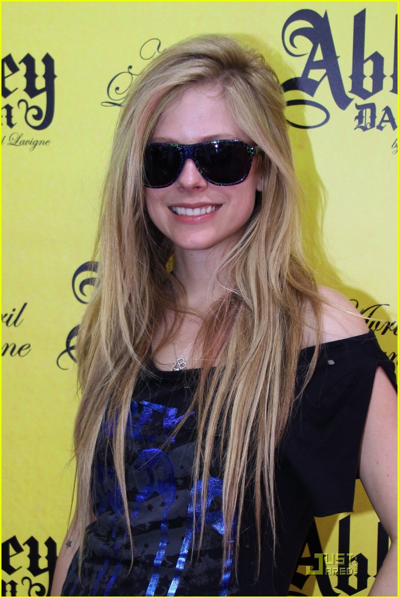 Avril Lavigne Presents Abbey Dawn in Berlin!: Photo 2558967 | Avril ...