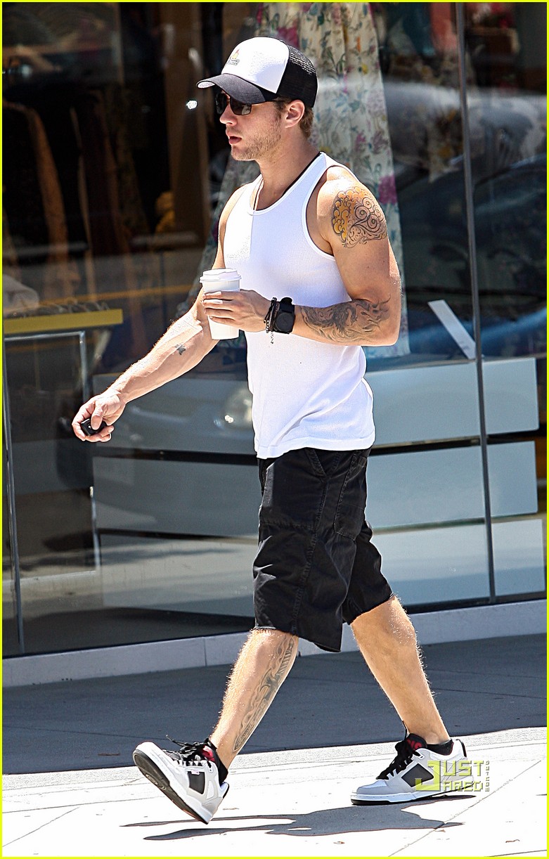 Ryan Phillippe: Coffee at Cafe Primo : Photo 2557546 | Ryan Phillippe ...