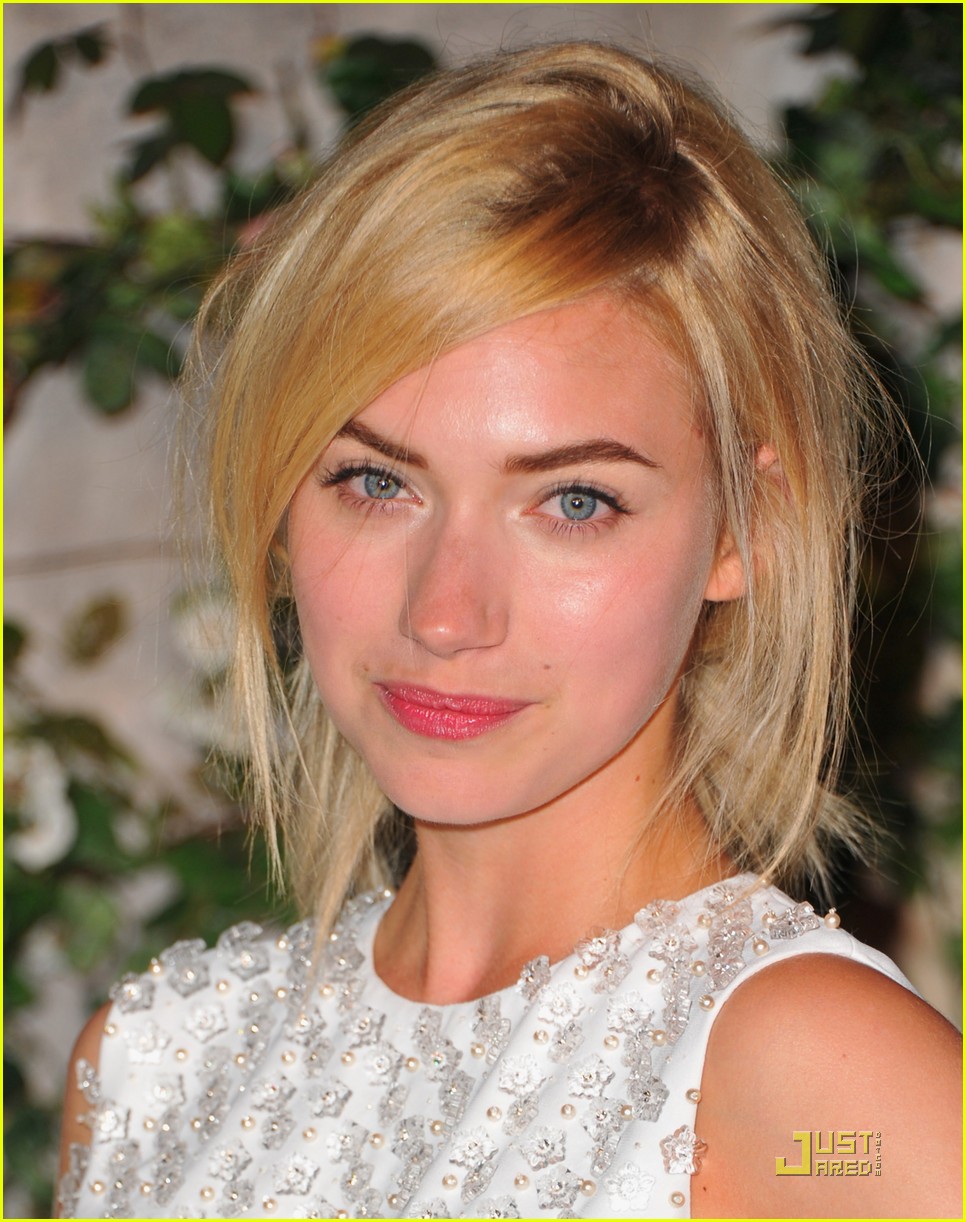 Imogen Poots Supports Miu Miu's 'Muta': Photo 2562564 | Imogen Poots ...