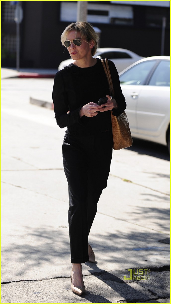 Renee Zellweger: Kate Somerville Visit: Photo 2563635 | Renee Zellweger ...