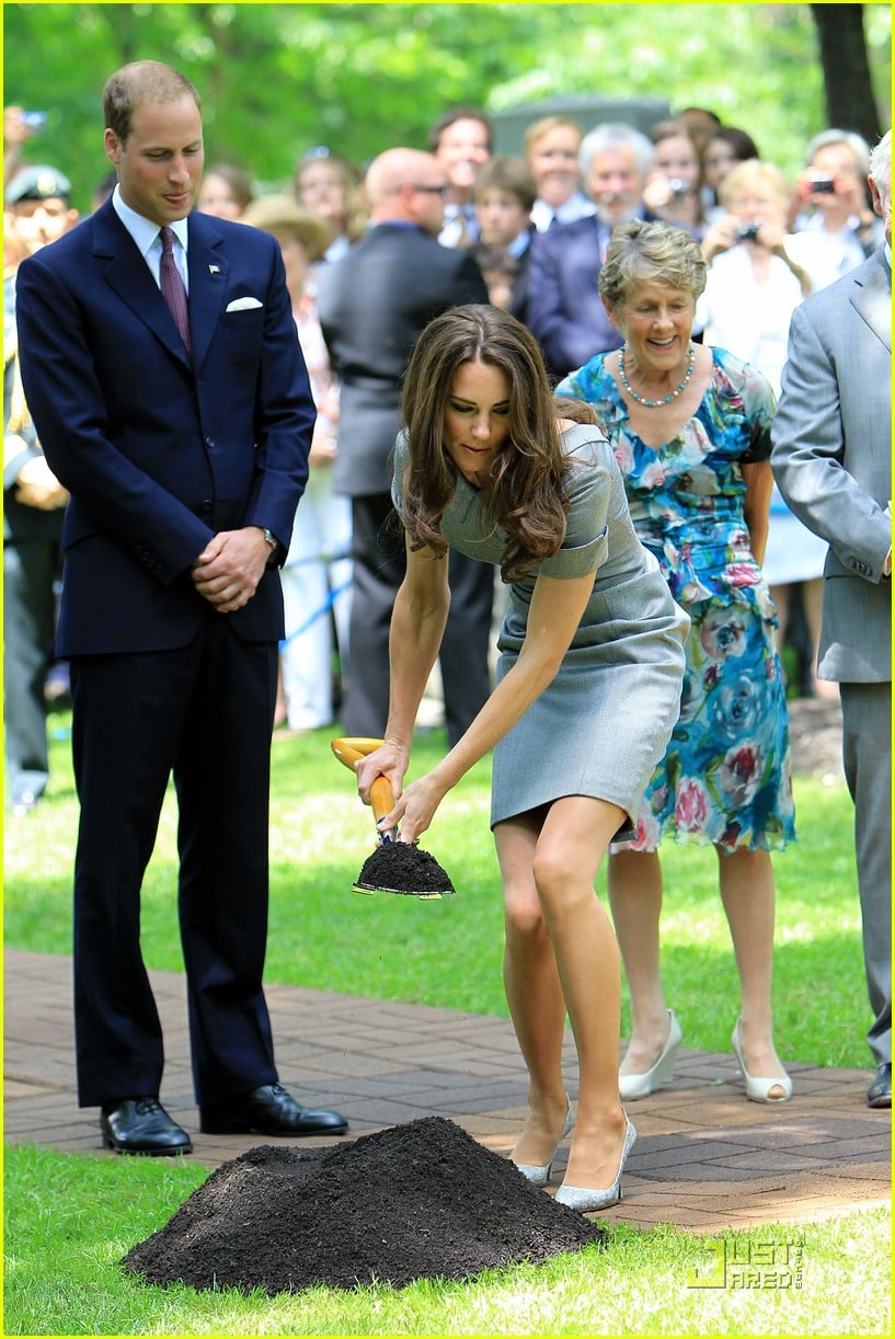 Photo: prince william kate tree planting 04 | Photo 2557221 | Just ...