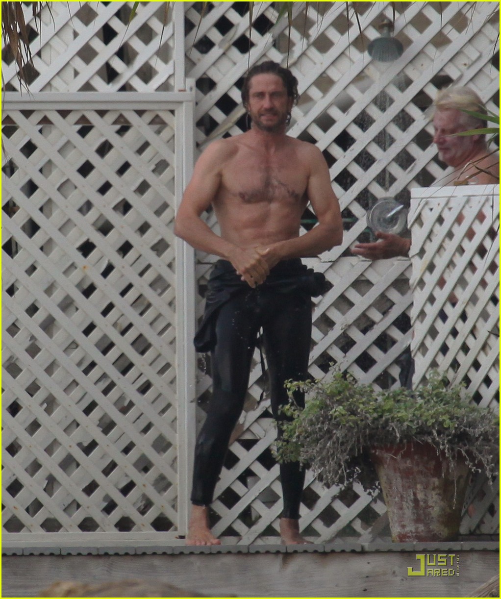 Gerard Butler: Surfing Lessons in Malibu!: Photo 2573604 | Gerard ...